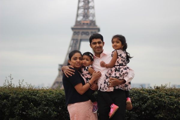 10 Best Family Picture Color Schemes with Examples