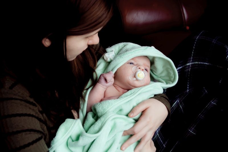 Baby Latching and Unlatching Repeatedly (7 Steps to Fix it)