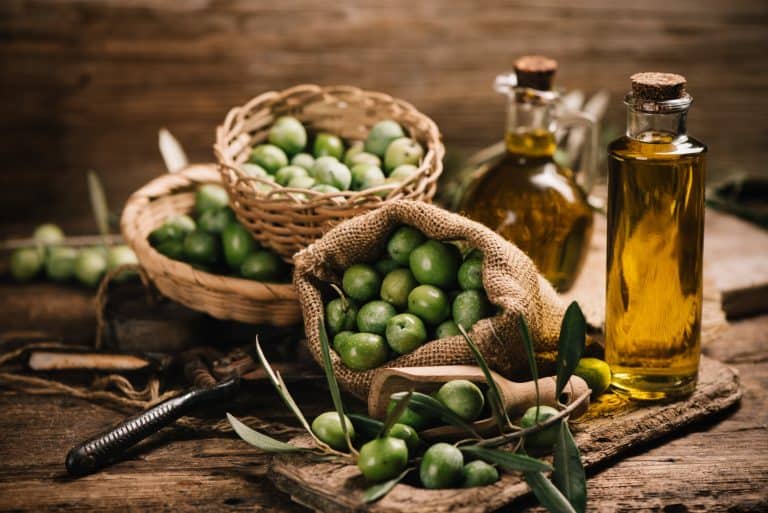 Can Pregnant Women Eat Olives Safely? Benefits and Risks